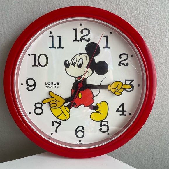 Disney | Wall Decor | Vintage Walt Disney Mickey Mouse Wall Clock Lorus ...